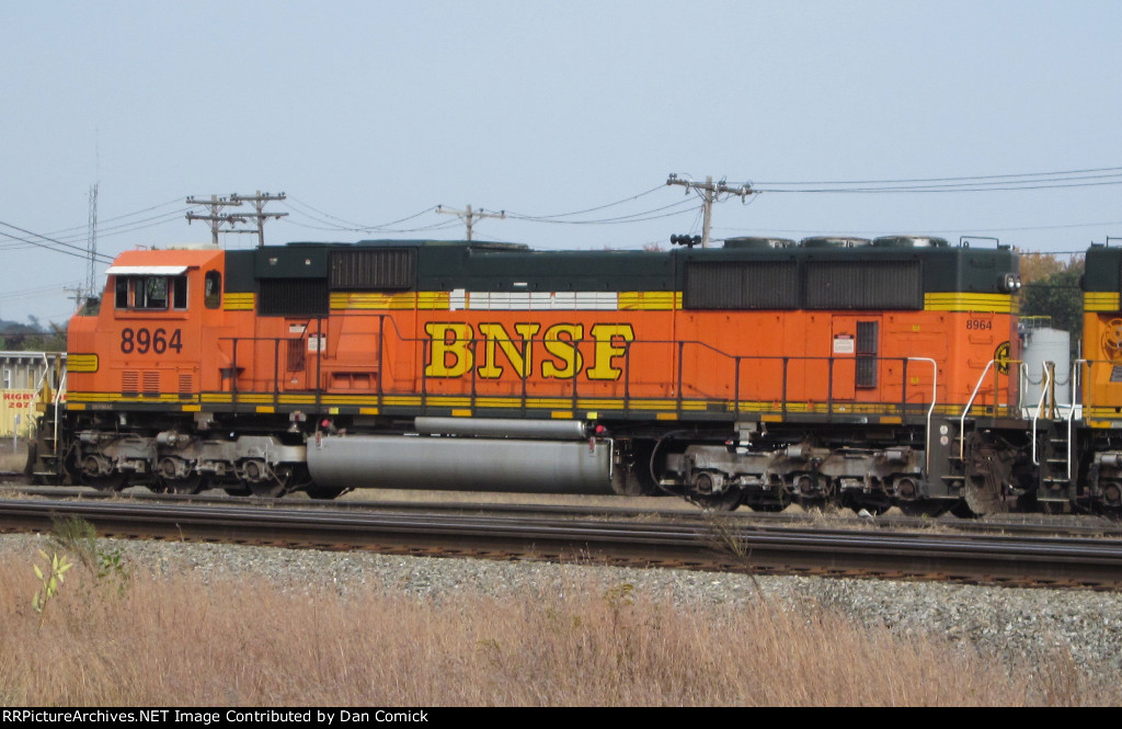 BNSF 8964